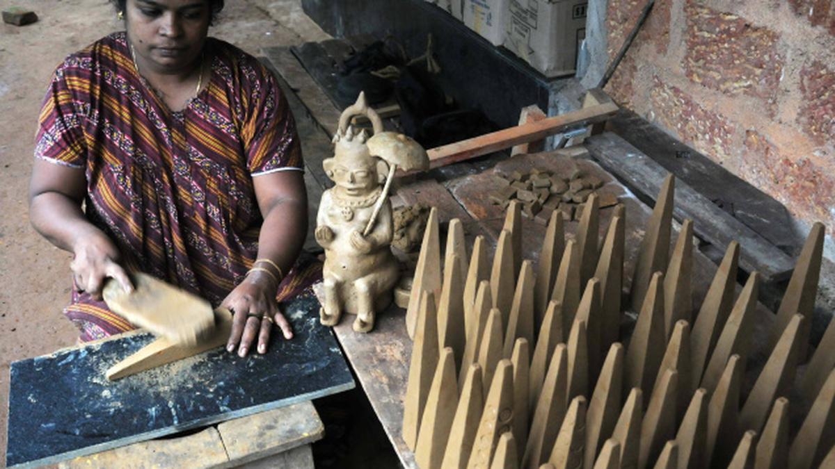 Moulders of Mahabali’s clay models on a sticky wicket - The Hindu