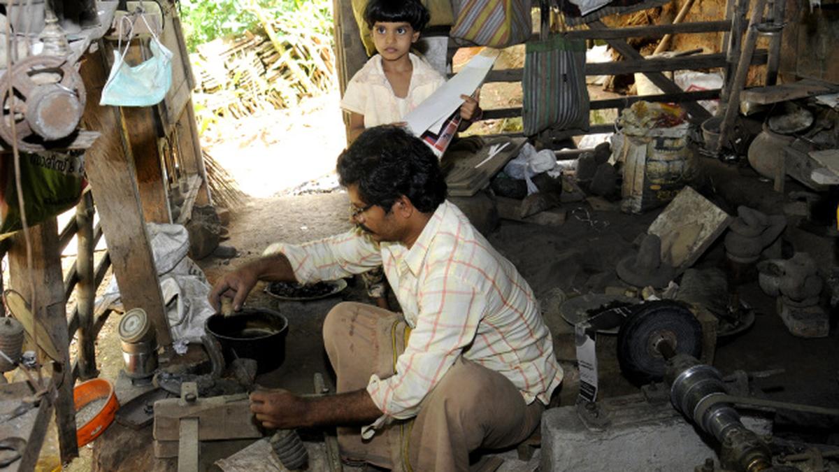 Keeping a dying craft alive - The Hindu