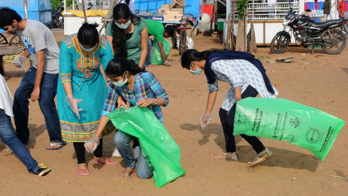 Students clean Marina Beach - The Hindu