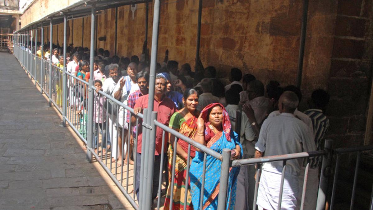 New queue system adopted at Srirangam temple - The Hindu