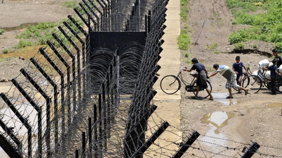 ‘Manipur alive to fence intruding on border’ - The Hindu
