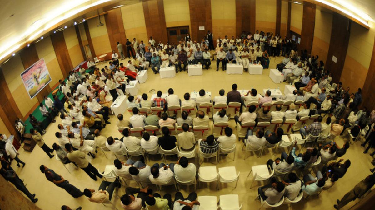 Bala Mohan Das to spearhead Samaikyandhra agitation - The Hindu