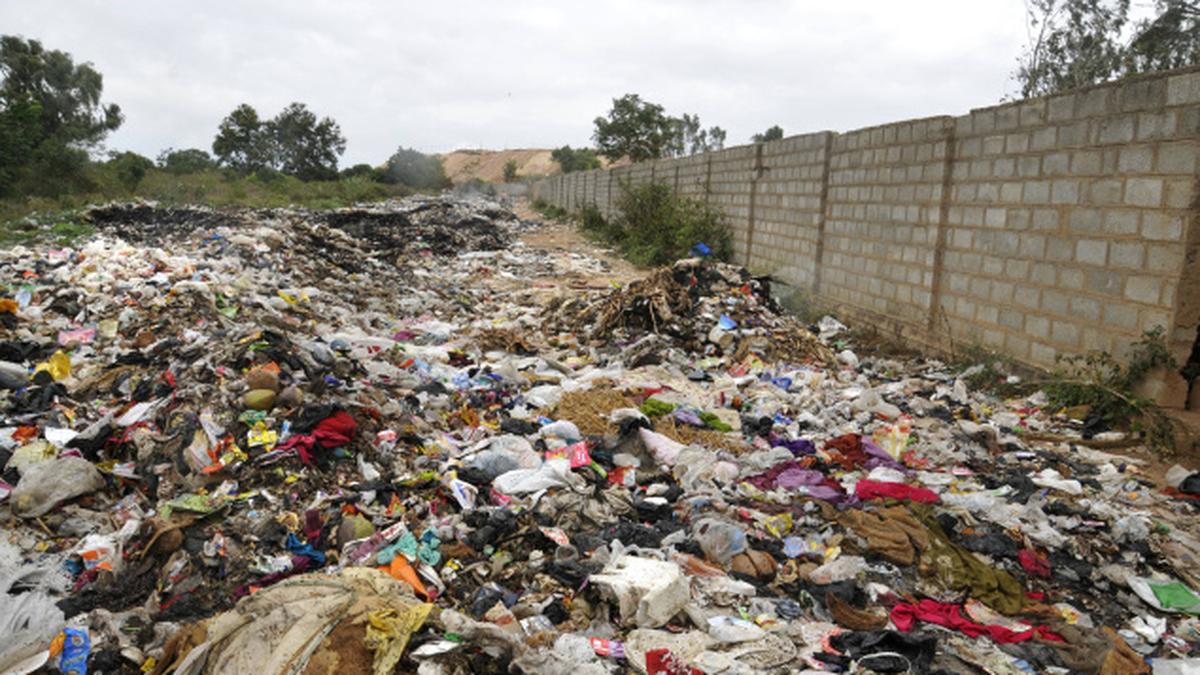 Projects to clear BBMP landfills' accumulated waste - The Hindu