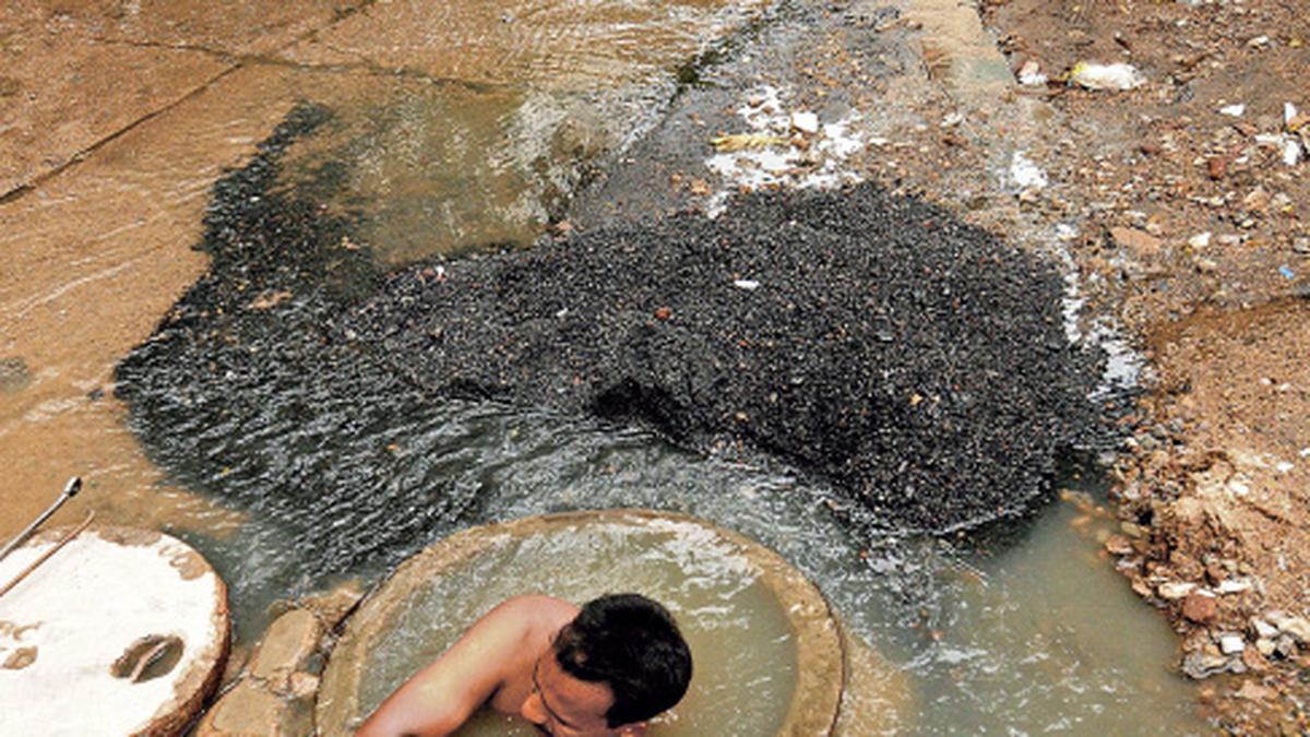 Survey masks reality about manual scavenging - The Hindu