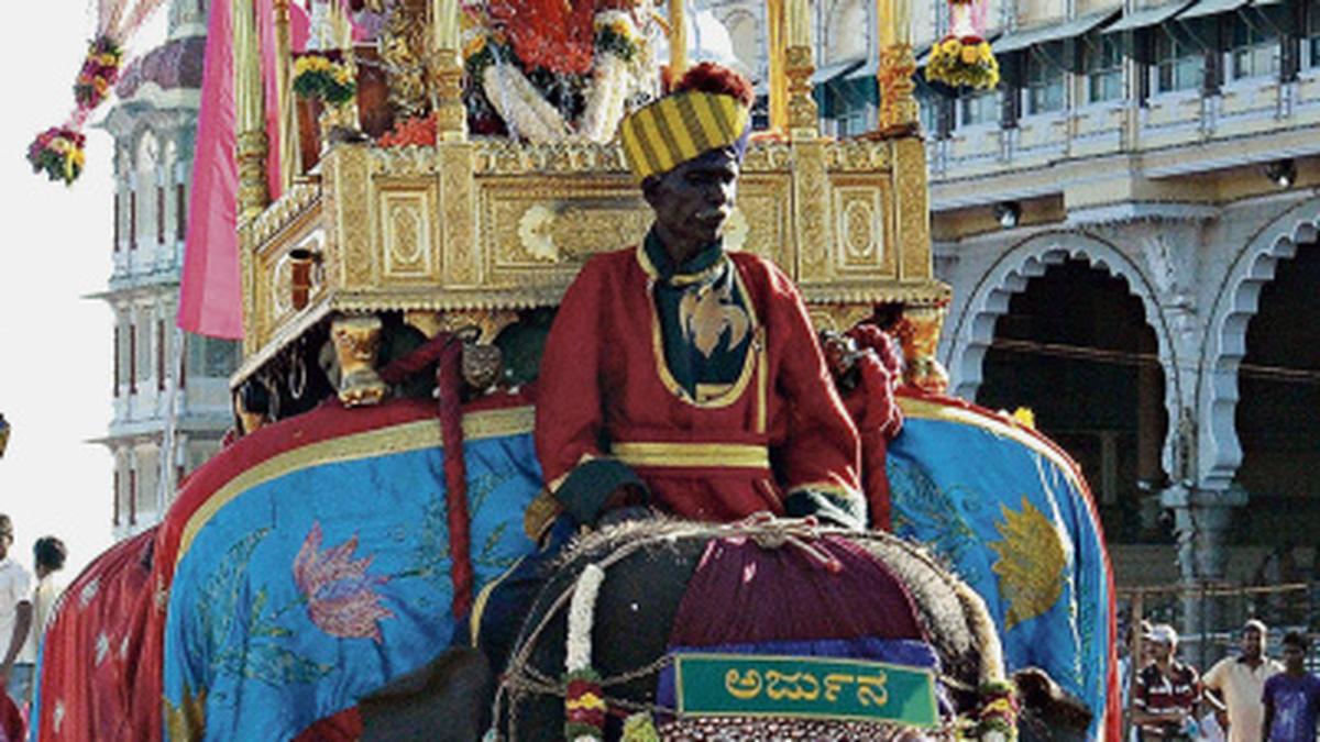 State defends using elephant to carry golden howdah - The Hindu
