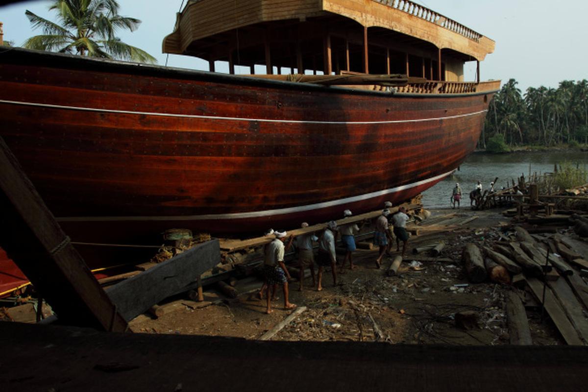 Photo File: The boat-makers of Beypore - The Hindu