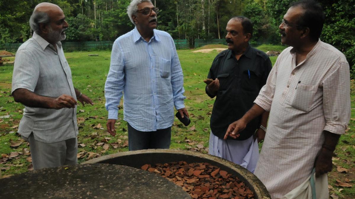 ‘Pattanam artefacts link State with world civilizations’ - The Hindu