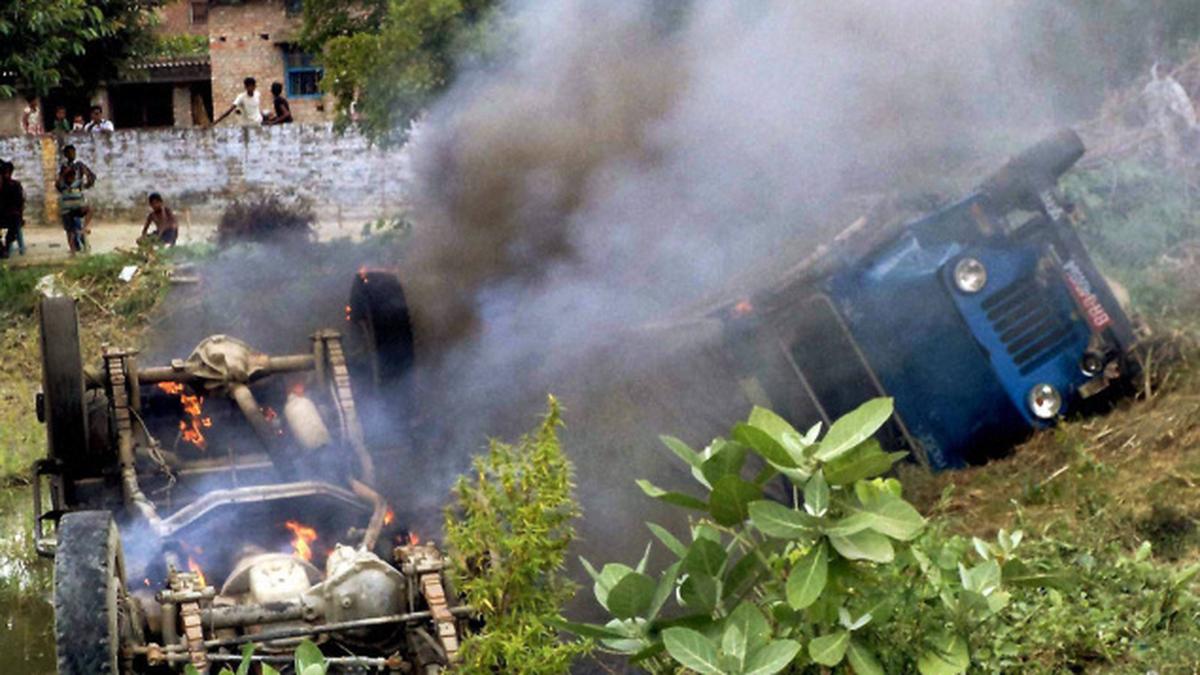 Chapra on the boil after mid-day meal disaster - The Hindu