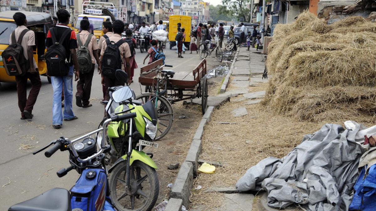 Highways footpaths just as bad in Chennai - The Hindu