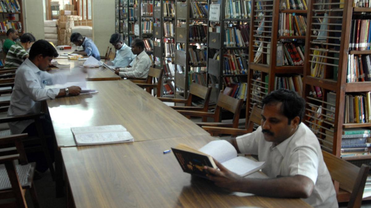 Tiruchi district library gets air-conditioning - The Hindu