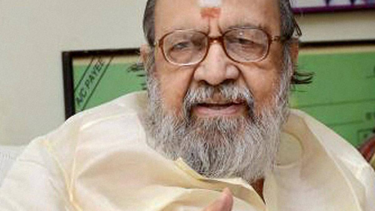 Lyricist Vaali cremated - The Hindu