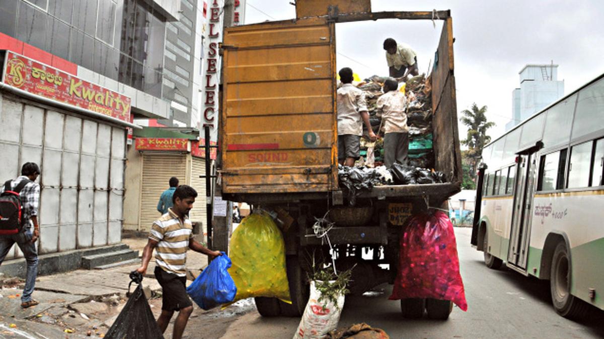 High Court tells BBMP not to open new garbage bids - The Hindu