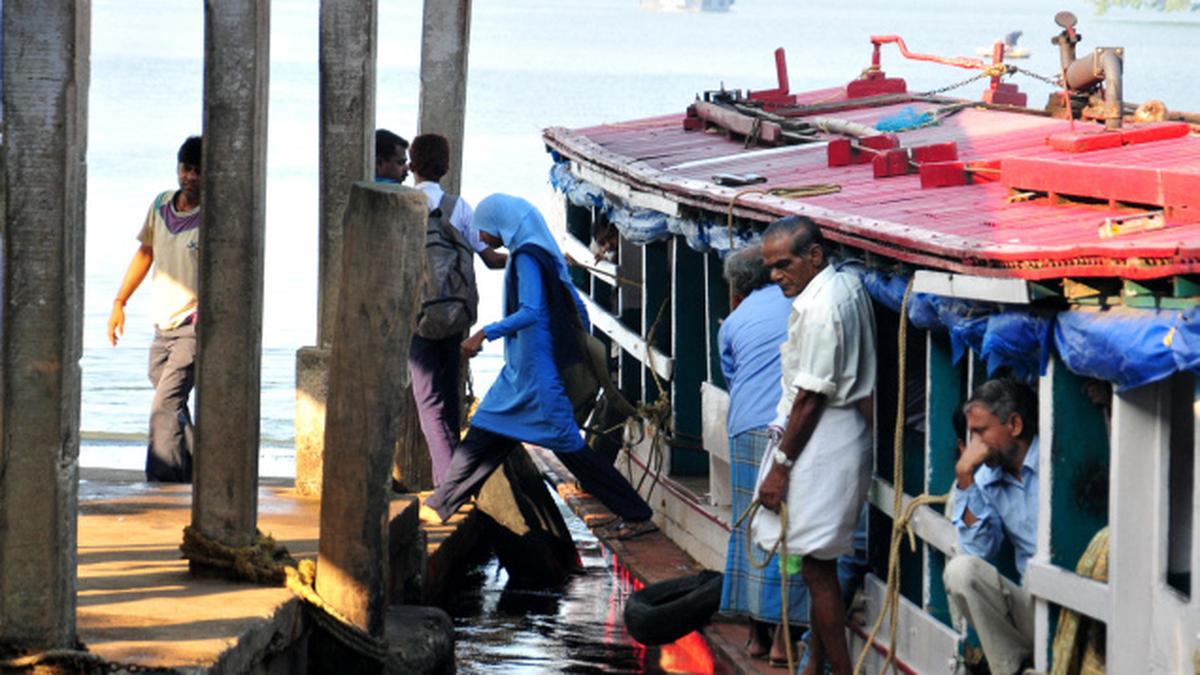Lone ferry between Varapuzha and city rides into sunset - The Hindu