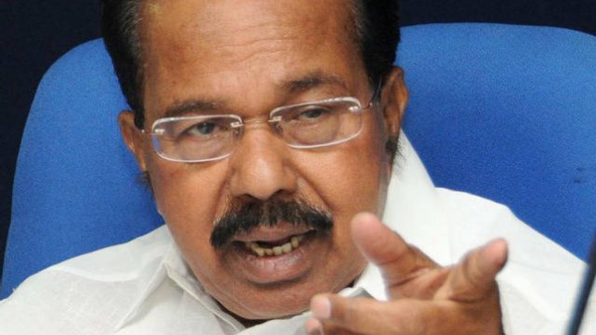 Lobbies sought to thwart anti-import decisions, clarifies Moily - The Hindu