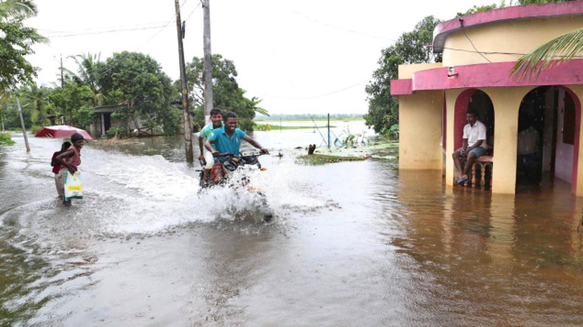 Many areas submerged in Upper Kuttanad - The Hindu