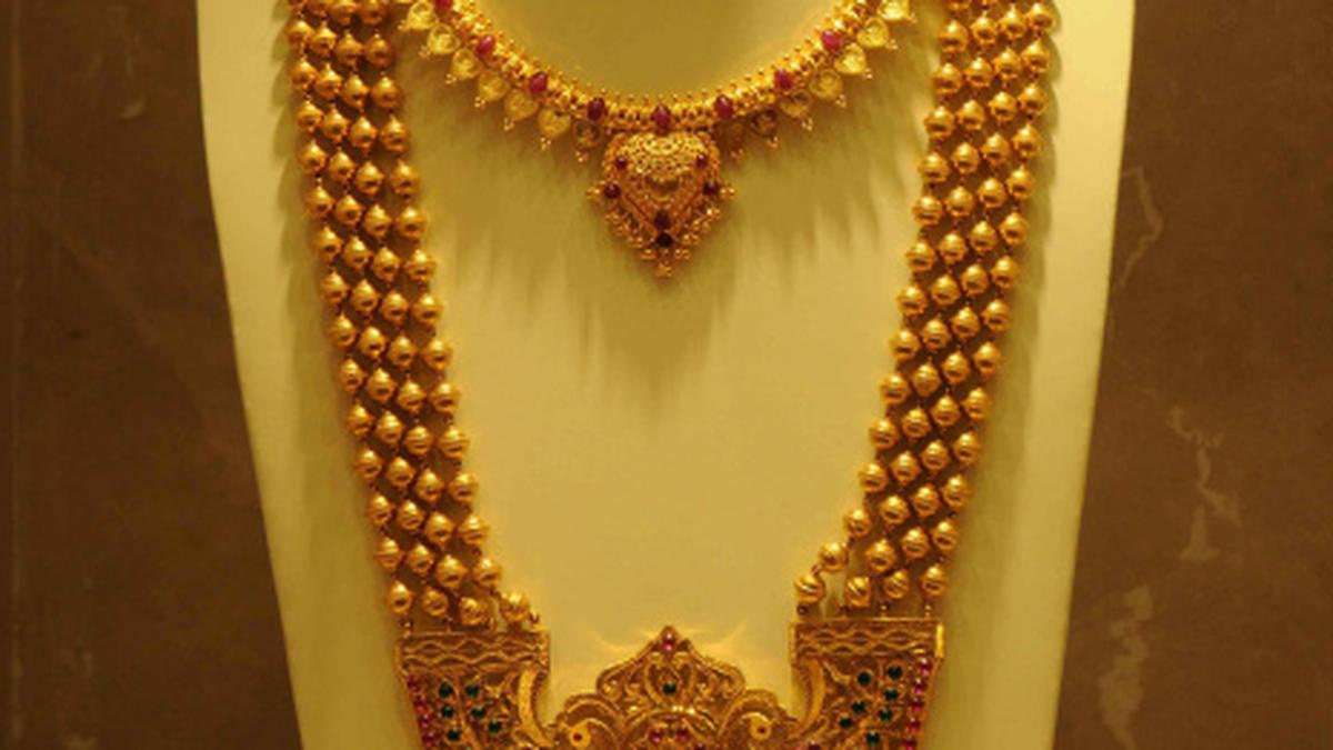 Jewellers demand tapping gold in domestic market through bonds - The Hindu