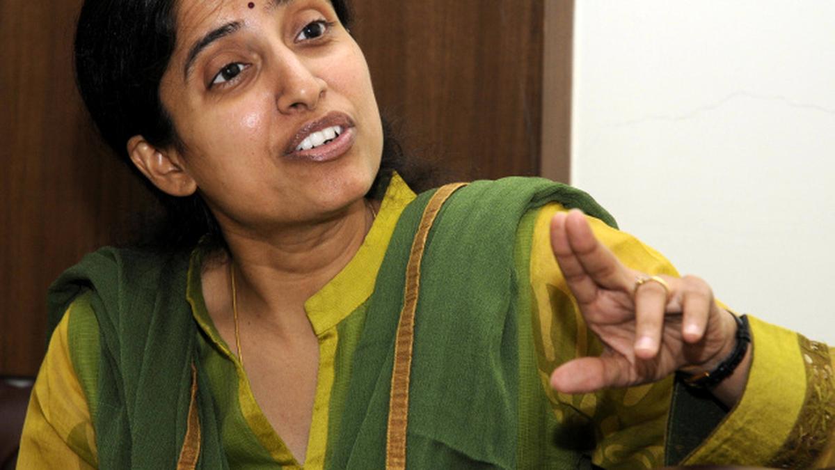 Jagan’s wife Bharathi slams CBI for seeking more time - The Hindu