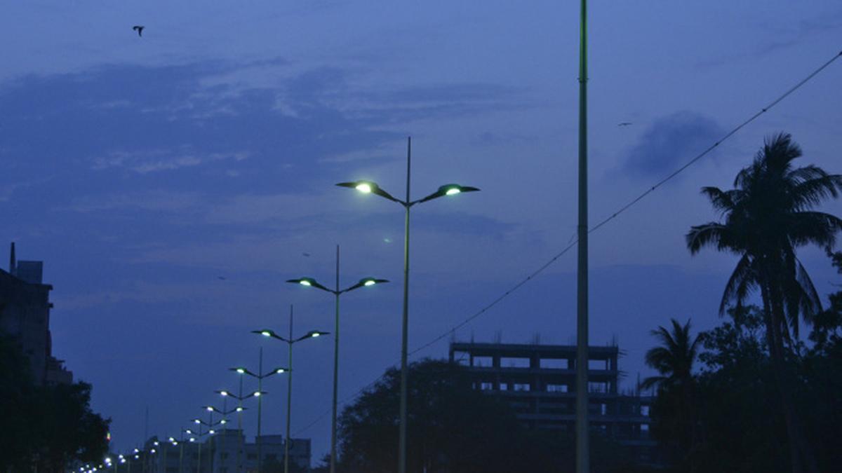 Automated system to show the way for streetlights - The Hindu