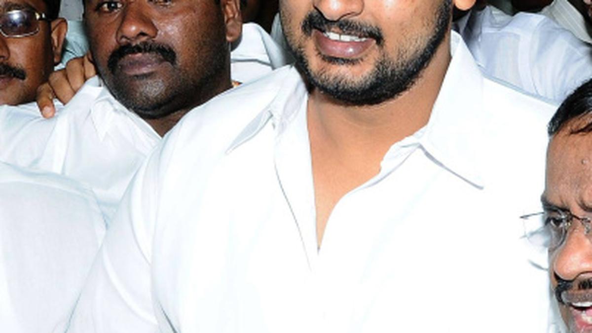 HC directs return of Durai’s passport - The Hindu