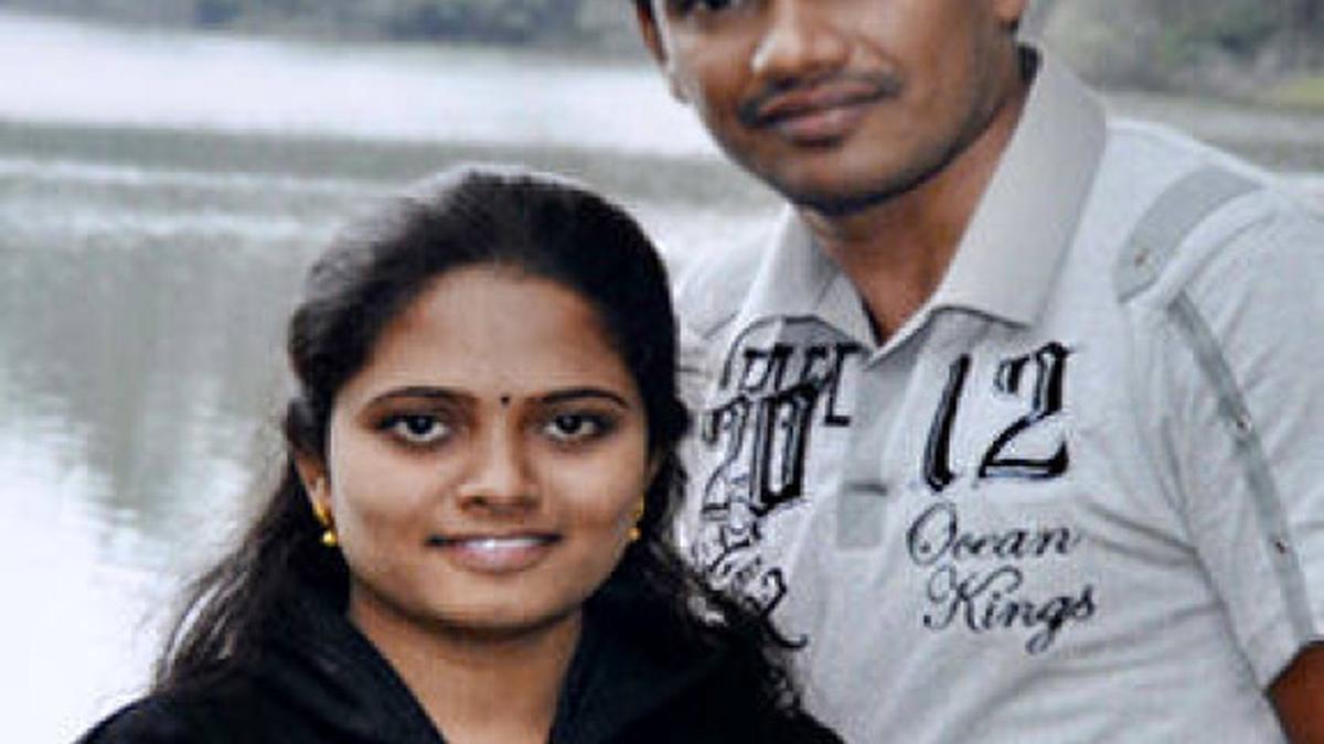 Young couple leap to death in Chennai - The Hindu
