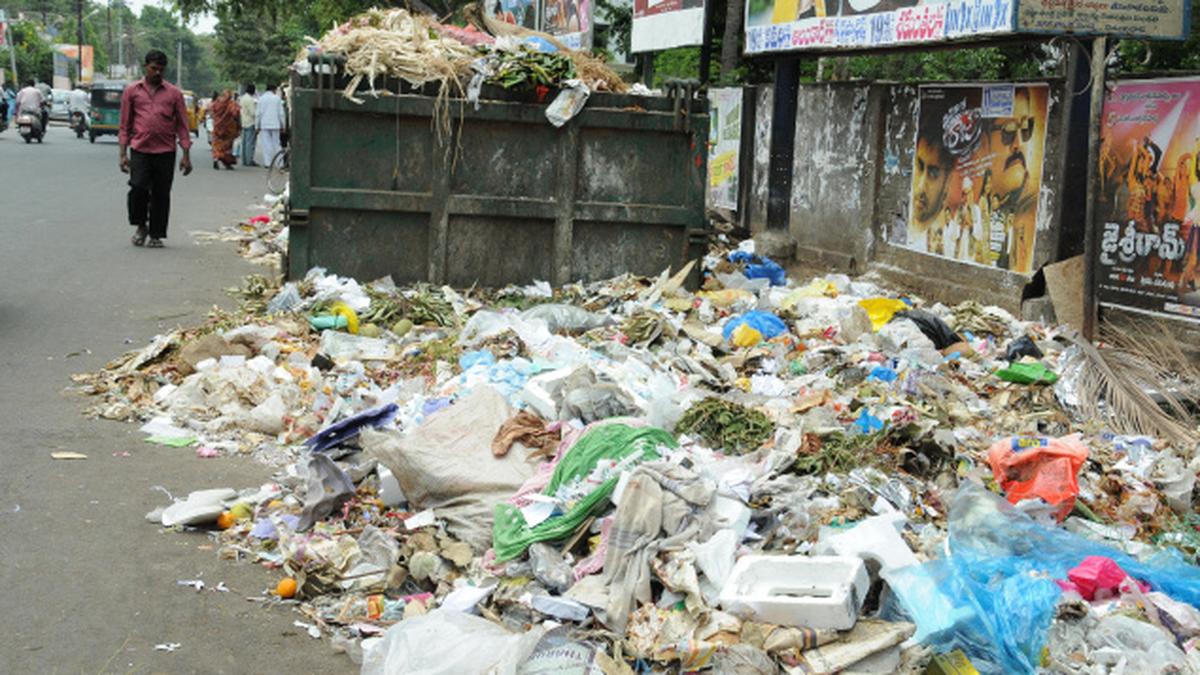 City stinks as garbage piles up - The Hindu
