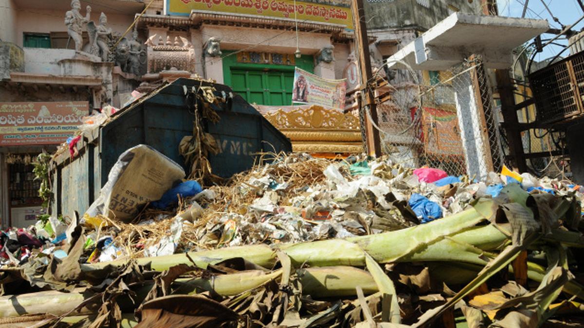 Heaps of garbage in front of temple put off devotees - The Hindu