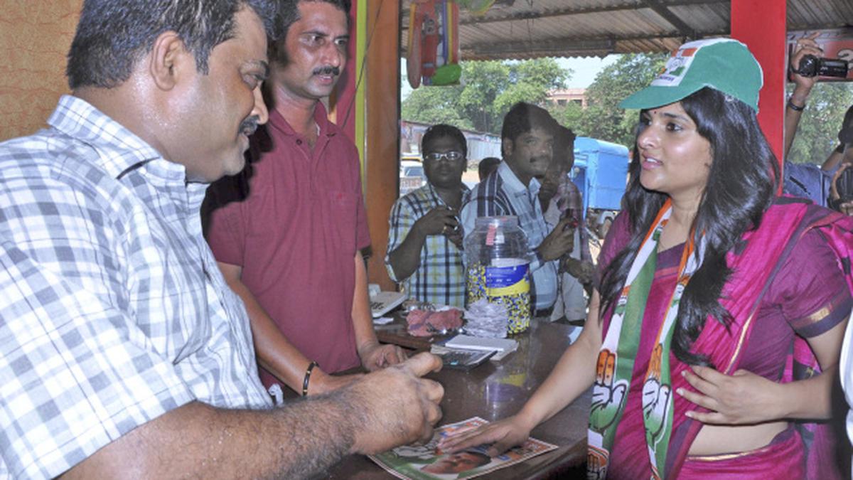 Ramya Varun Campaign In Dk The Hindu