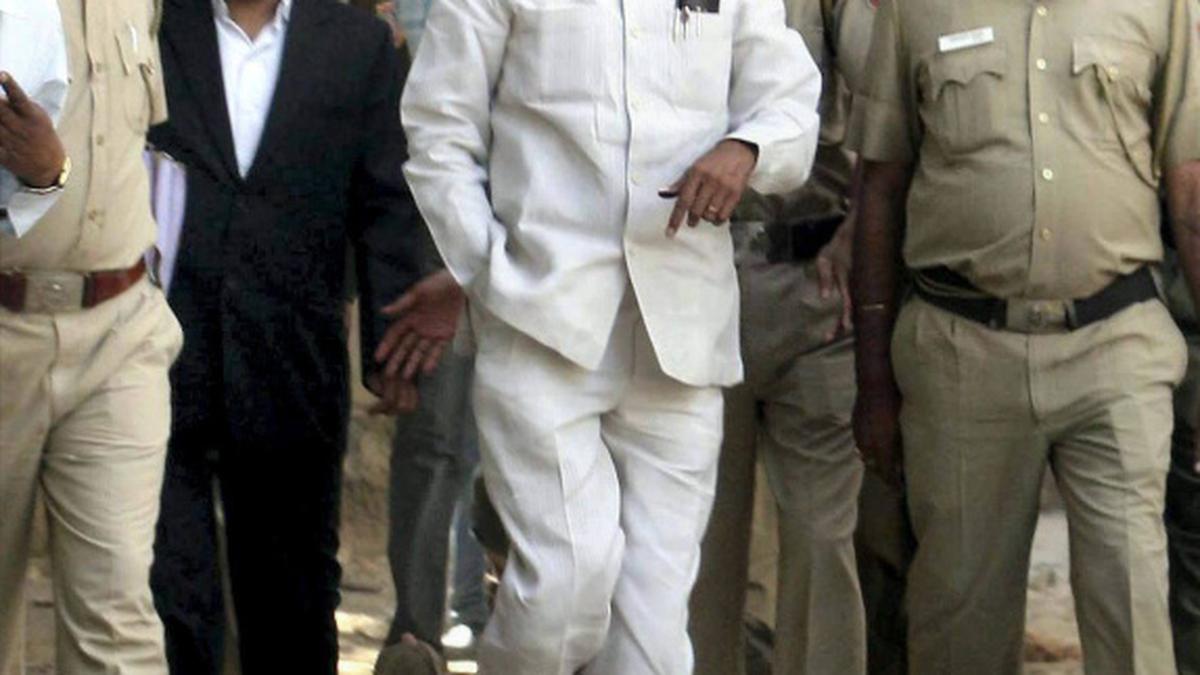 Sajjan Kumar acquitted, 5 others convicted in 1984 riots case - The Hindu