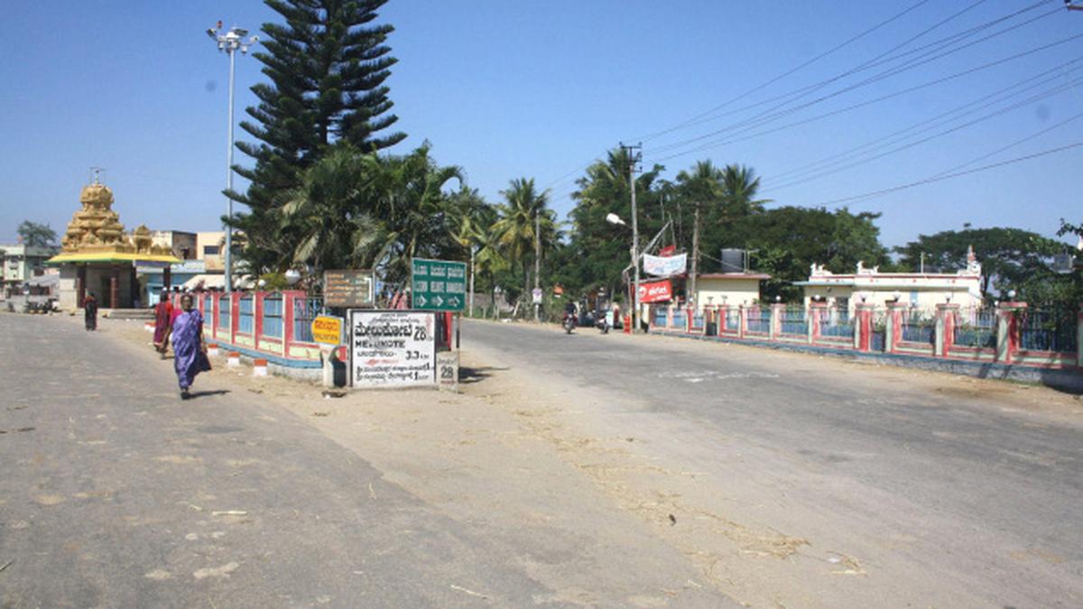 Exploitation persists, say Holalu residents - The Hindu