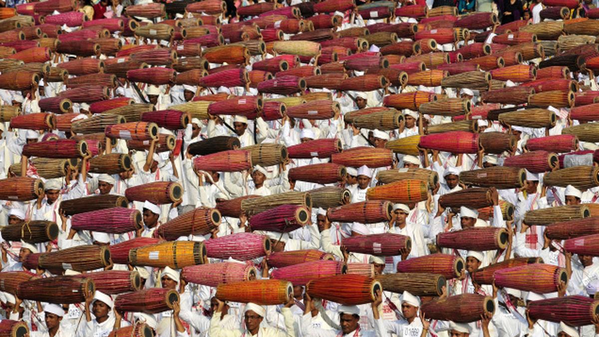 Assam’s khol players set new record - The Hindu