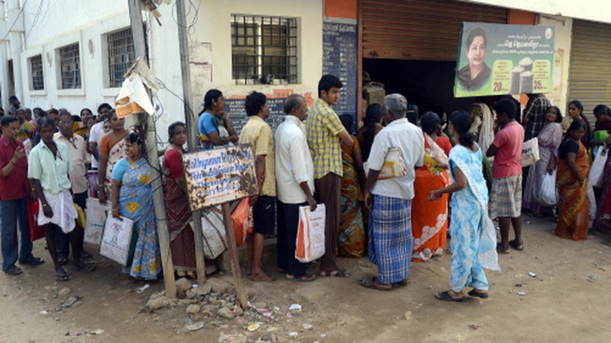 Marking Pongal, ration shops in city pull crowds - The Hindu