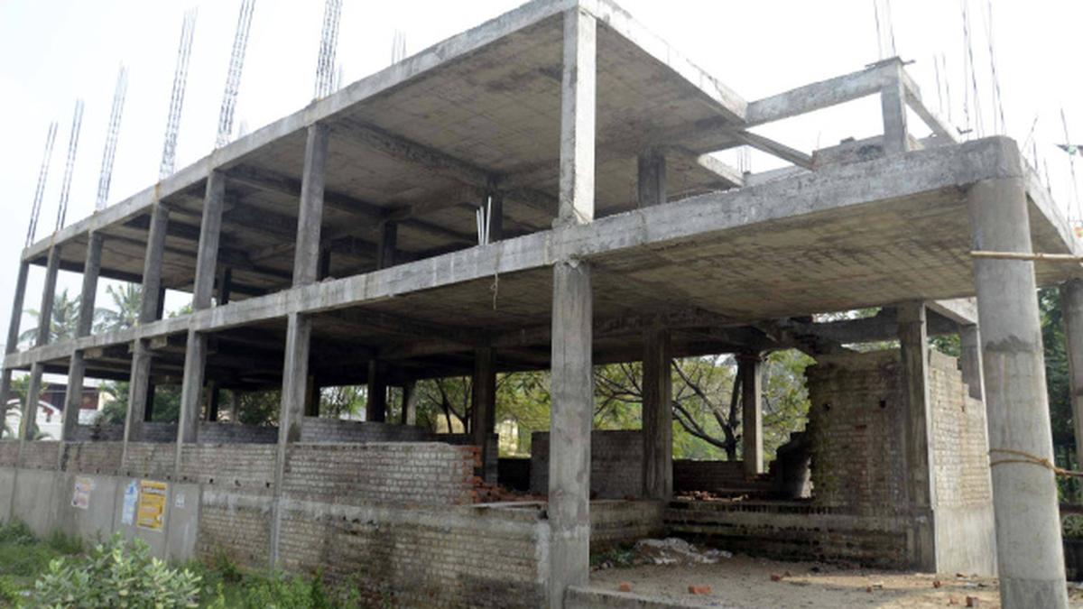 Incomplete police building turns haunt for miscreants - The Hindu