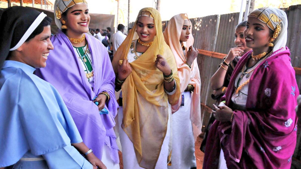 Oppana wows Malabar and beyond - The Hindu