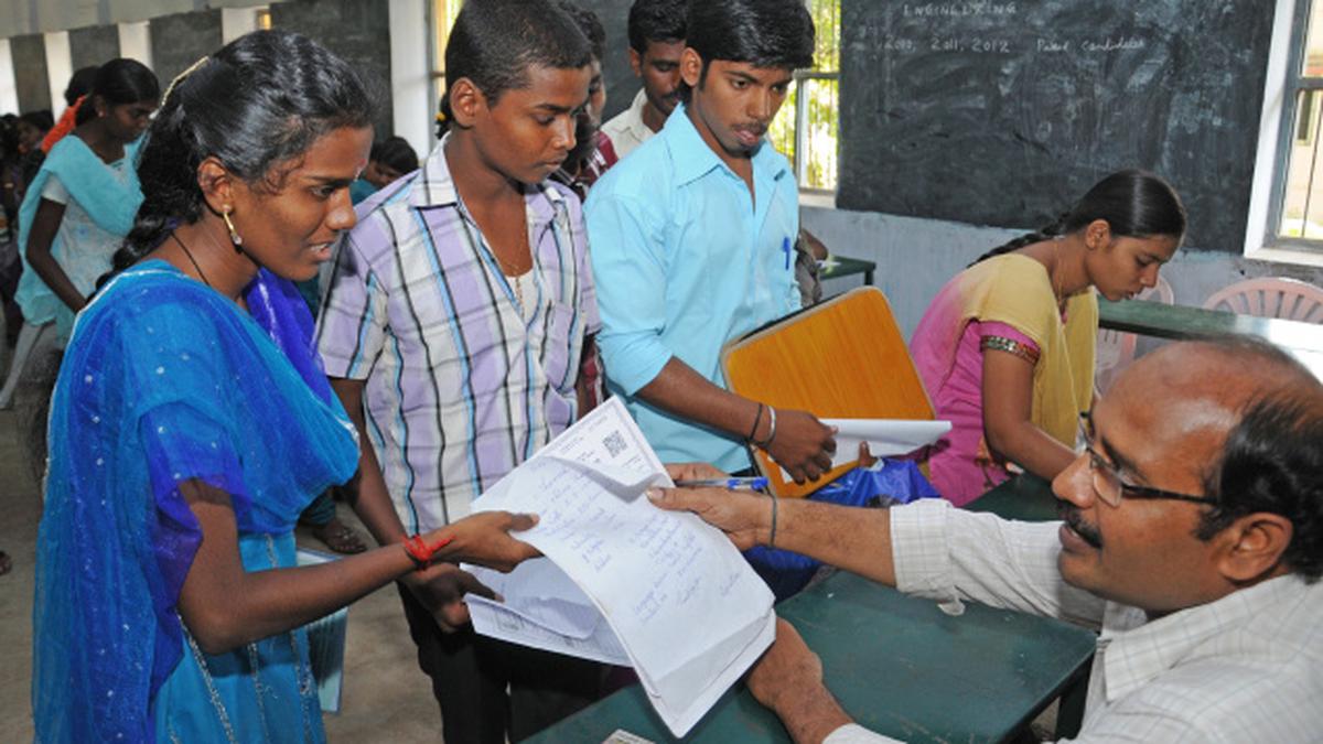 97 vocational stream students chosen as apprentices - The Hindu