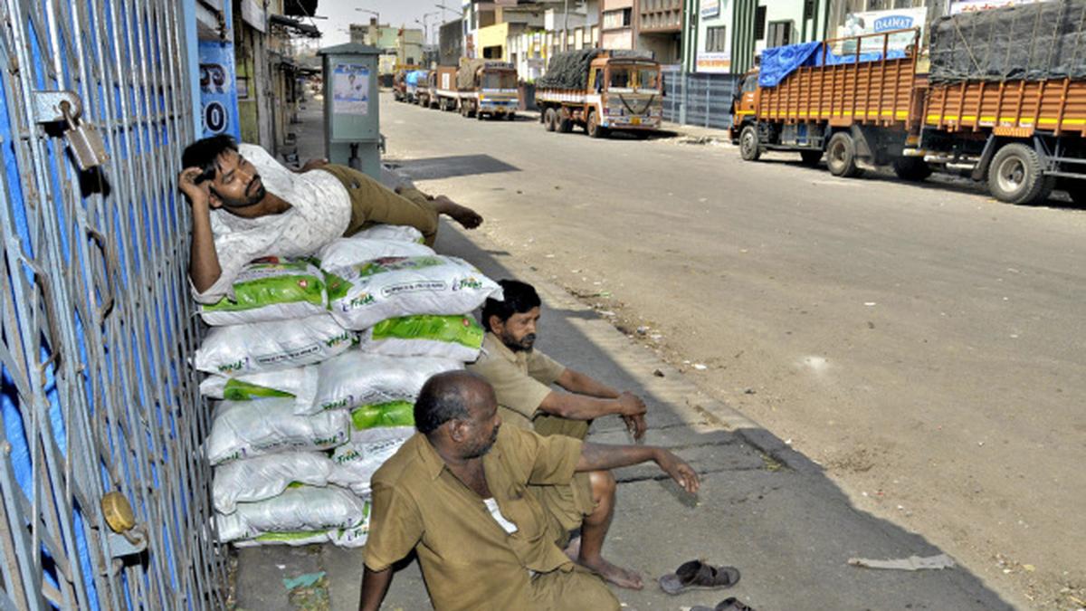 Lukewarm response to strike in Bangalore - The Hindu