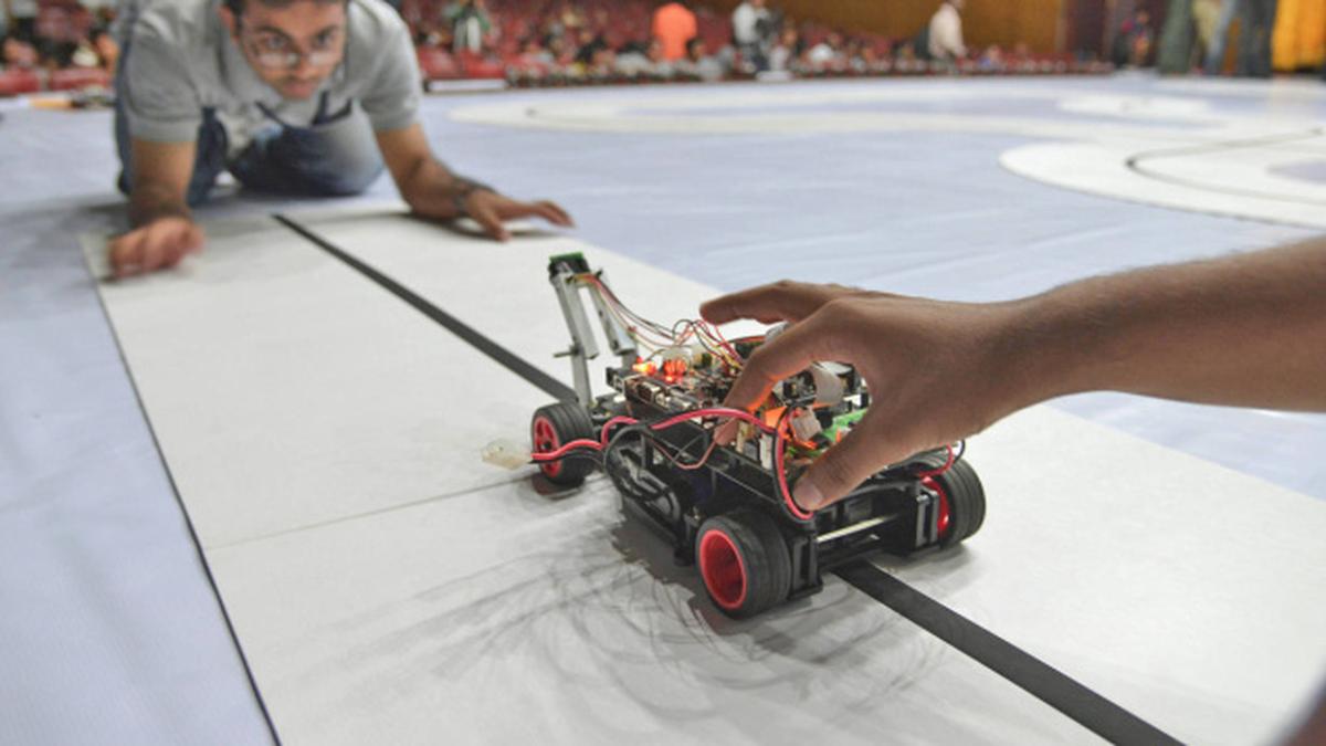 Racing ‘intelligent’ cars - The Hindu