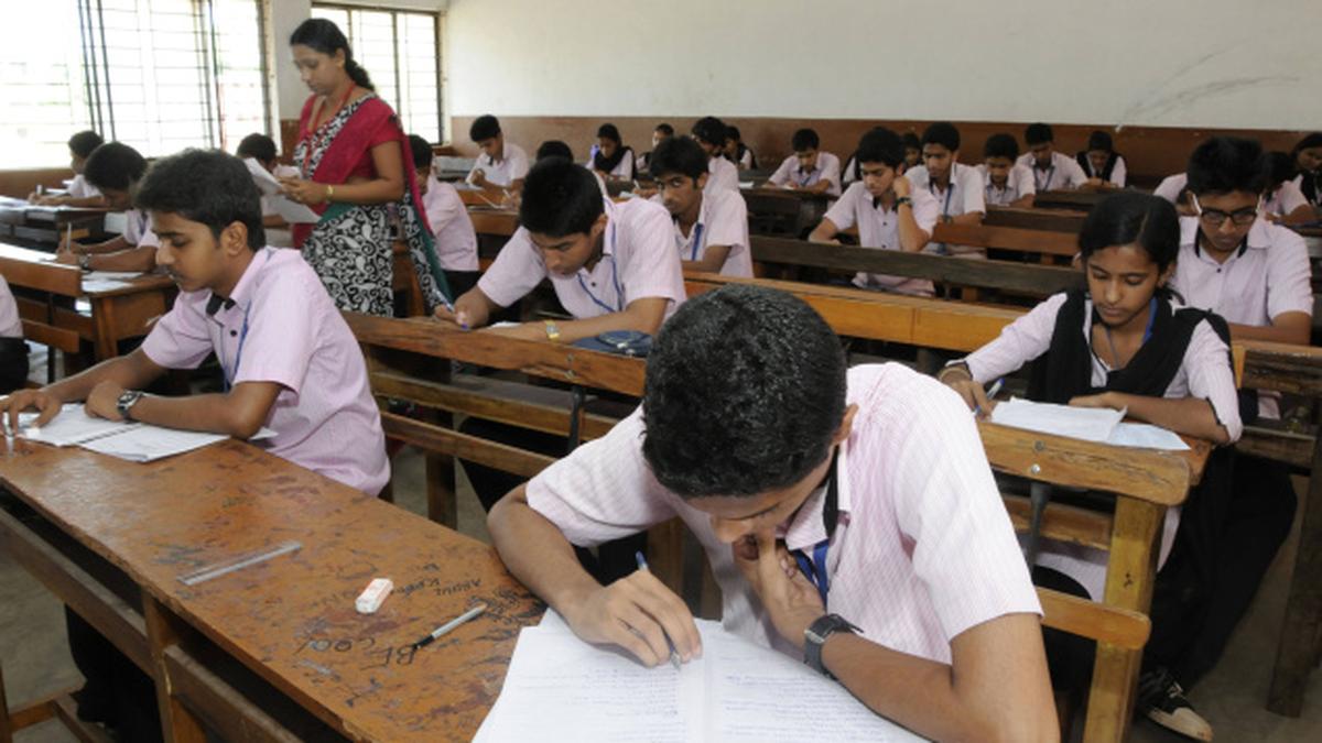 PU students have it easy on Day 1 - The Hindu