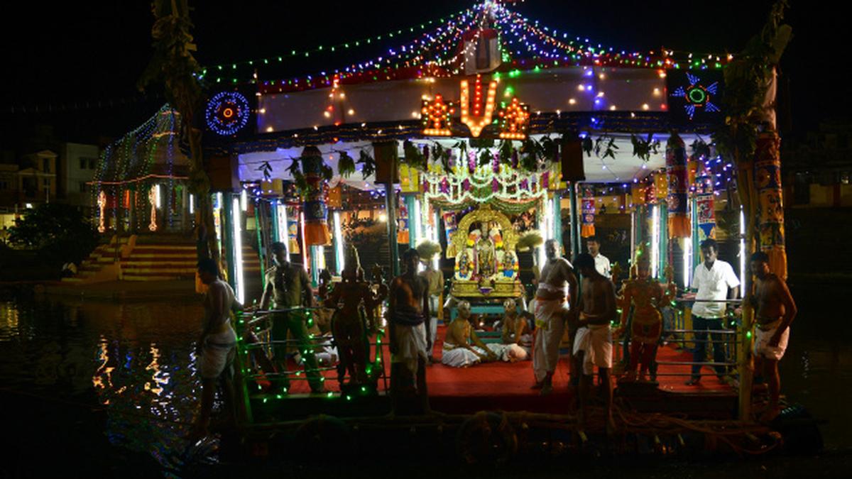 Float festival celebrated with pomp and gaiety - The Hindu