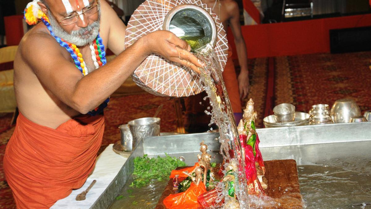 Religious fervour marks Mahalakshmi Yagam - The Hindu