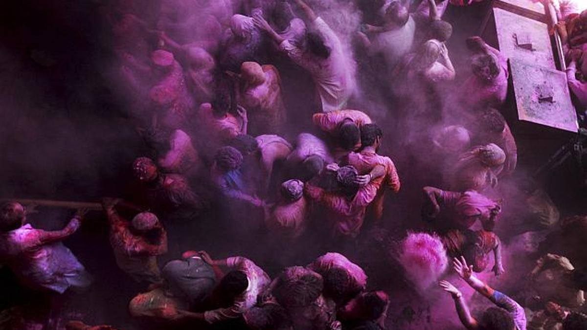 People celebrate Holi across the country, 27 revellers drowned - The Hindu