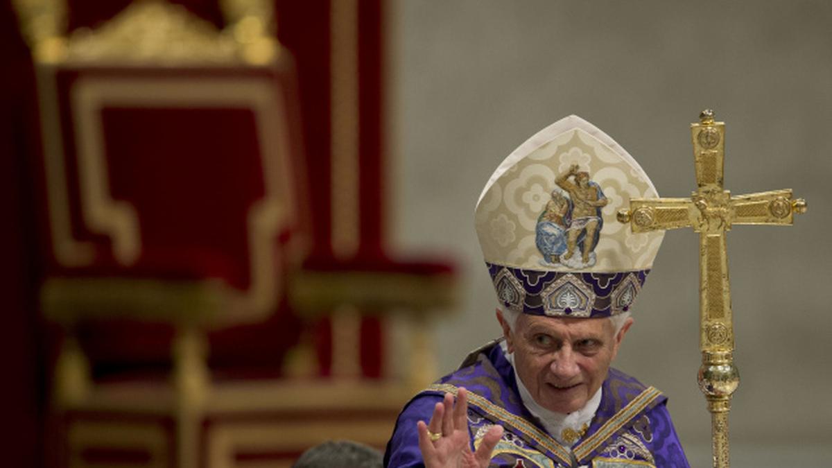 Pope gets personal Twitter handle: @Pontifex - The Hindu