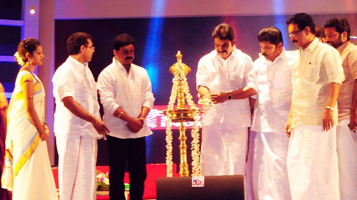 Kerala shopping fiesta gets off to a colourful start - The Hindu