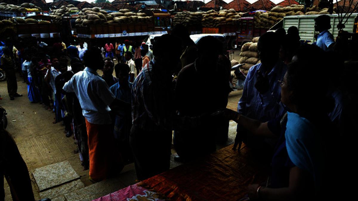 Coin mela held at Koyambedu market - The Hindu