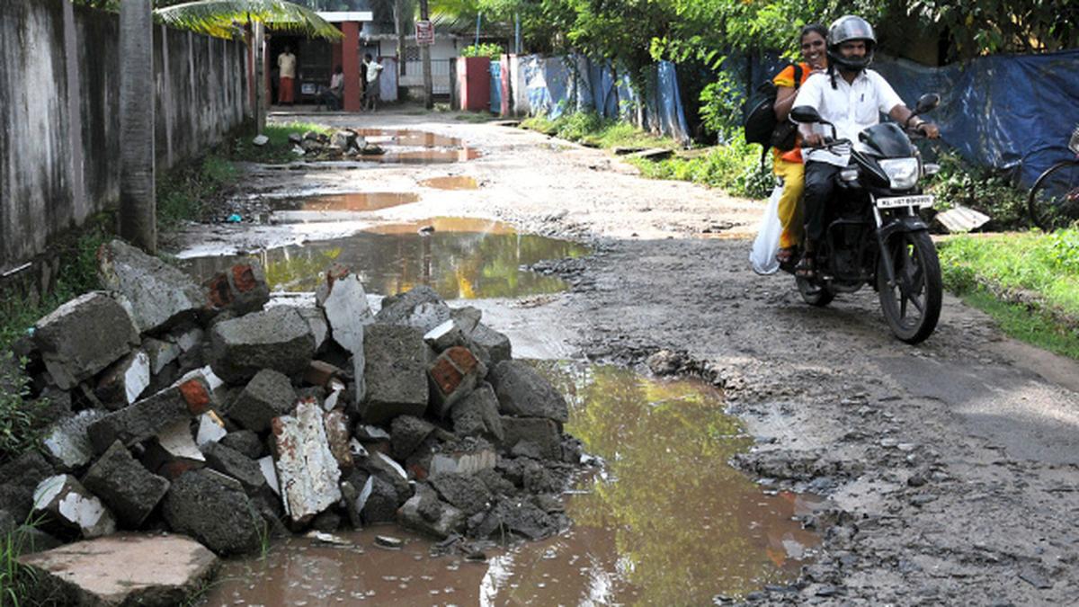 Bumpy, potholed road leaves an island virtually marooned - The Hindu