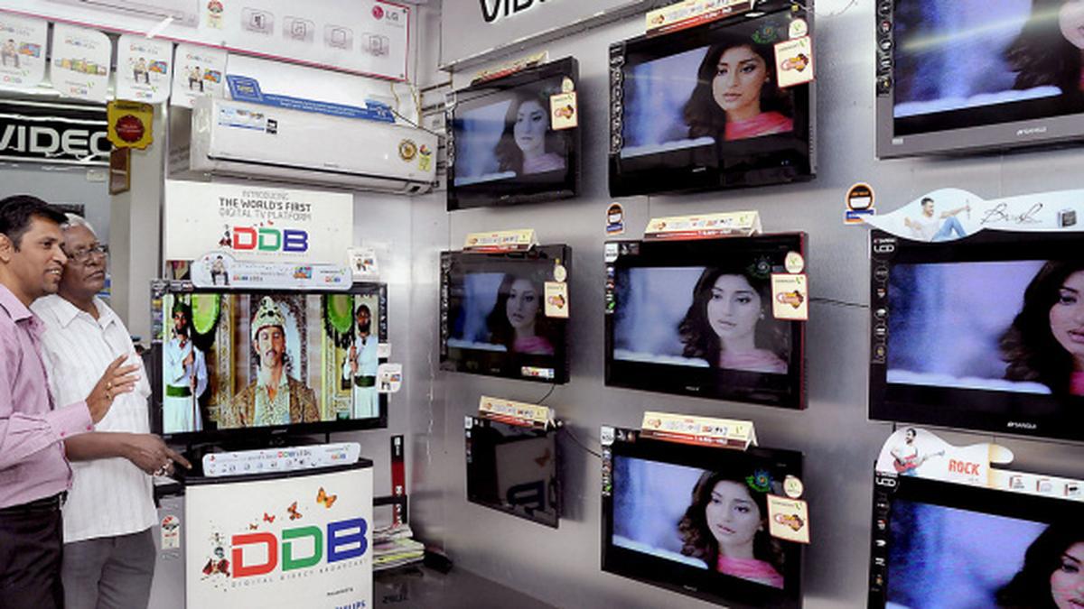 Offers galore at RP Road electronics bazaar - The Hindu