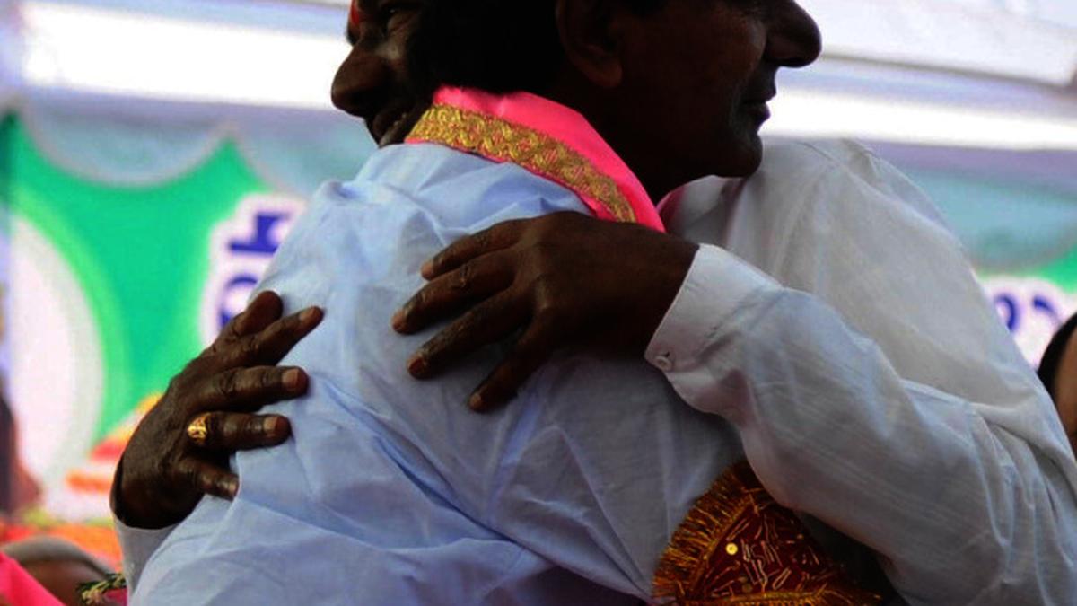 KCR decries Congress’ politics of deception - The Hindu