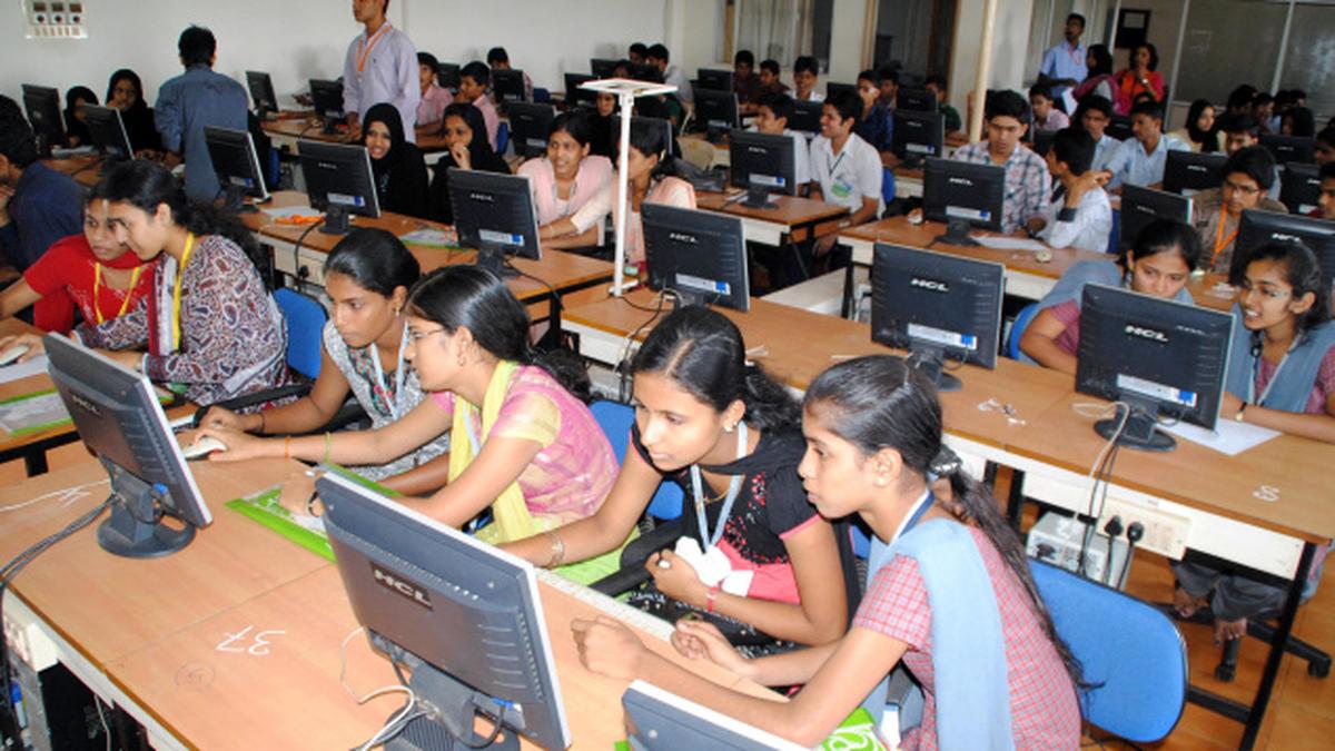 Students learn Linux - The Hindu