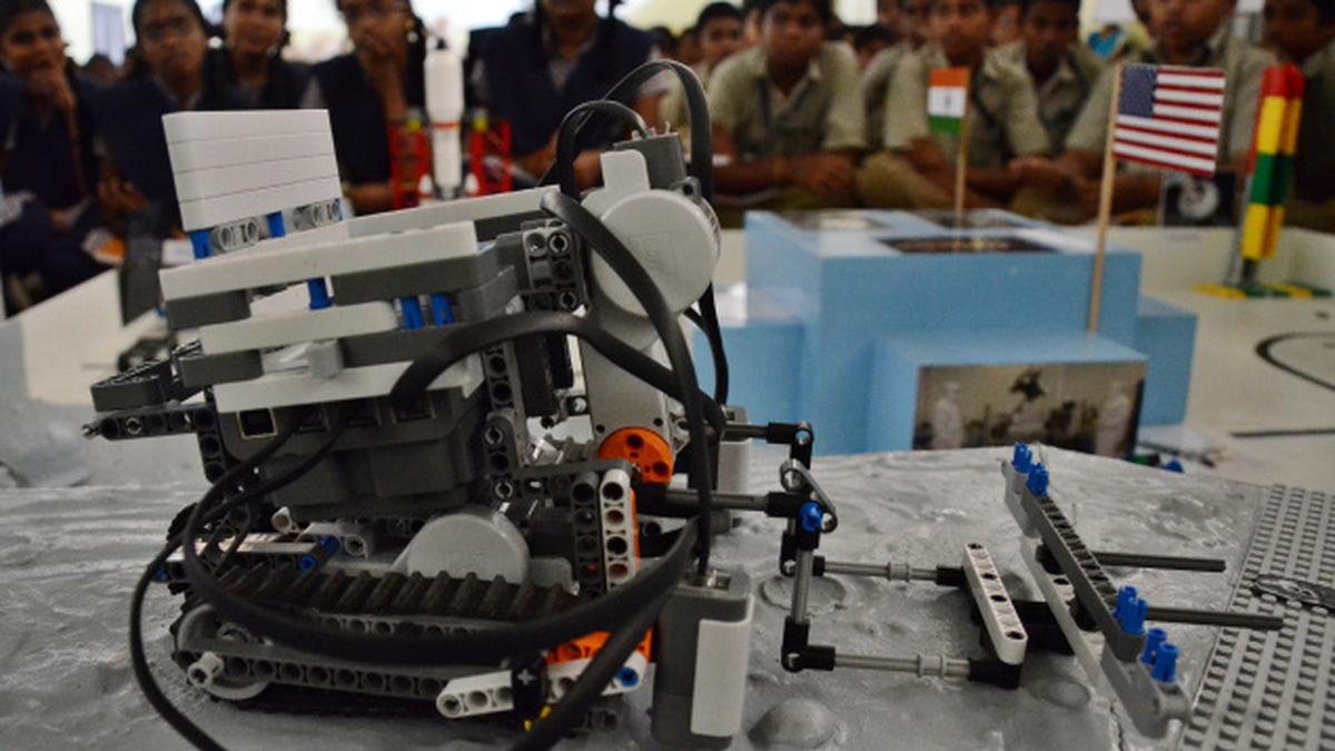 City students make it to the finals of the robot contest - The Hindu