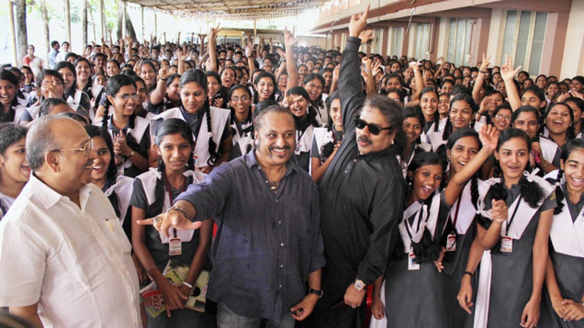 Colonial Cousins enthral audience - The Hindu