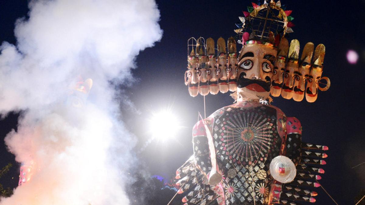 Amid a huge roar Ravan goes up in flames - The Hindu